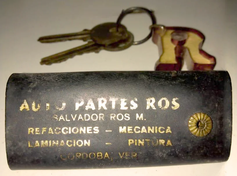 ”AutoPartes Ros”… Primera Parte - Gastando Zapatos